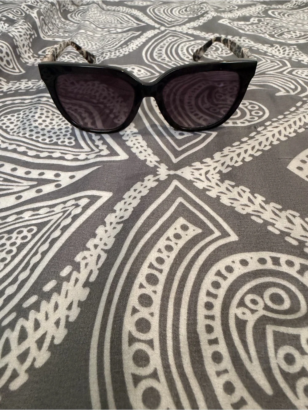 kate spade | Accessories | Kate Spade Black Cateye Sunglasses With ...